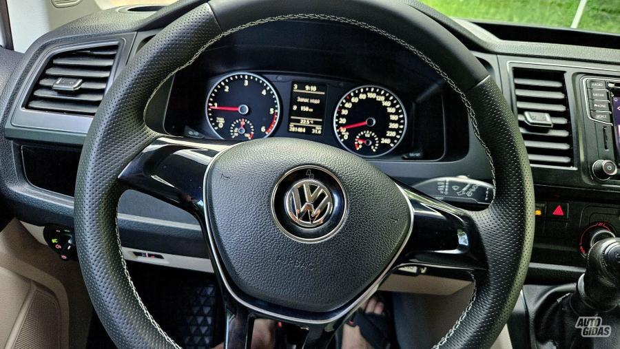 Volkswagen Multivan 2017 Kaišiadorys, ar dzinēja tilpumu 2.00 L un nobraukumu 280 tūkst. km par 17200 €, foto 18 vietnē AUTOMOTO.COM.LV