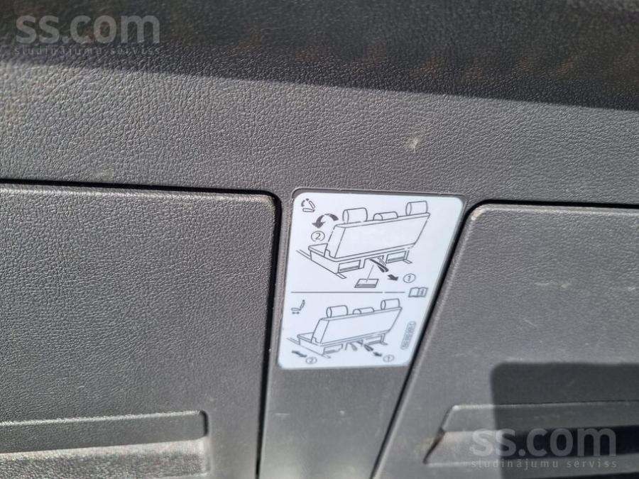 Volkswagen Multivan 2019 in Riga, with an engine capacity of 2.00 L and mileage of 167 thousand km for 27900 €, photo 12 on AUTOMOTO.COM.LV