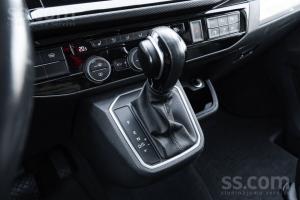 Volkswagen Multivan 2020 in Riga, with an engine capacity of 2.00 L and mileage of 102 thousand km for 39900 €, photo 13 on AUTOMOTO.COM.LV