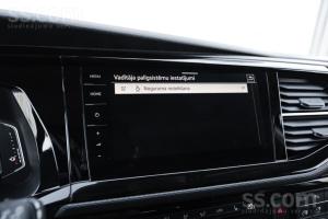Volkswagen Multivan 2020 in Riga, with an engine capacity of 2.00 L and mileage of 102 thousand km for 39900 €, photo 18 on AUTOMOTO.COM.LV
