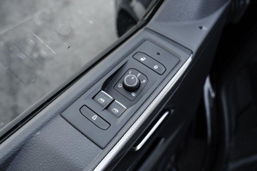 Volkswagen Multivan 2020 Rīga, ar dzinēja tilpumu 2.00 L un nobraukumu 102 tūkst. km par 39900 €, foto 9 vietnē AUTOMOTO.COM.LV