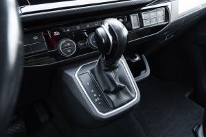 Volkswagen Multivan 2020 Rīga, ar dzinēja tilpumu 2.00 L un nobraukumu 102 tūkst. km par 39900 €, foto 13 vietnē AUTOMOTO.COM.LV