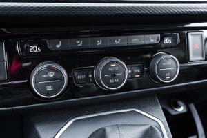 Volkswagen Multivan 2020 Rīga, ar dzinēja tilpumu 2.00 L un nobraukumu 102 tūkst. km par 39900 €, foto 14 vietnē AUTOMOTO.COM.LV