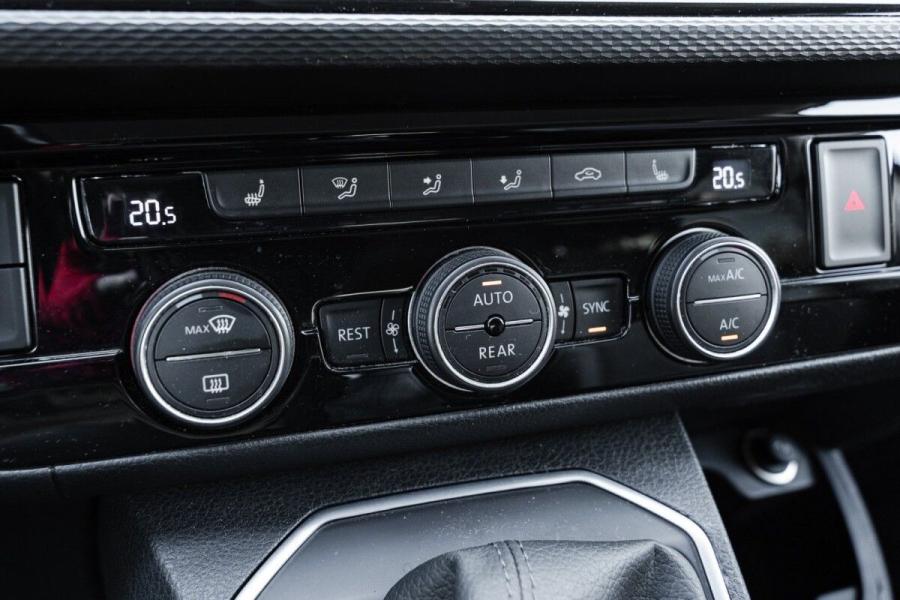 Volkswagen Multivan 2020 Rīga, ar dzinēja tilpumu 2.00 L un nobraukumu 102 tūkst. km par 39900 €, foto 14 vietnē AUTOMOTO.COM.LV