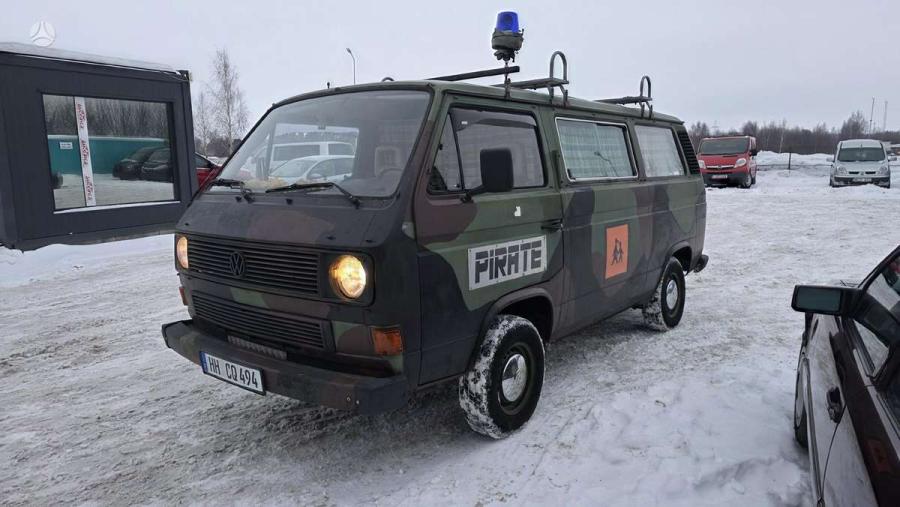 Volkswagen Multivan 1988 in Klaipeda, with an engine capacity of 1.60 L and mileage of 330 thousand km for 3990 €, photo 7 on AUTOMOTO.COM.LV