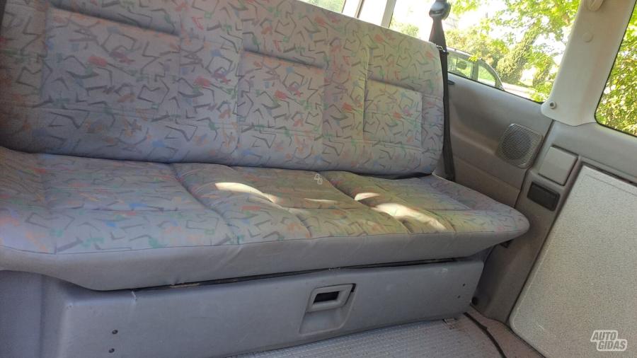 Volkswagen Multivan 1996 Viļņa, ar dzinēja tilpumu 2.50 L un nobraukumu 408 tūkst. km par 3900 €, foto 27 vietnē AUTOMOTO.COM.LV