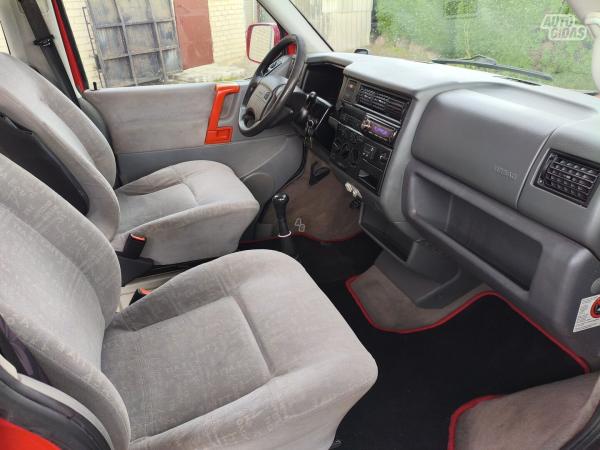 Volkswagen Multivan 1997 Joniškis, ar dzinēja tilpumu 2.50 L un nobraukumu 331 tūkst. km par 4444 €, foto 11 vietnē AUTOMOTO.COM.LV