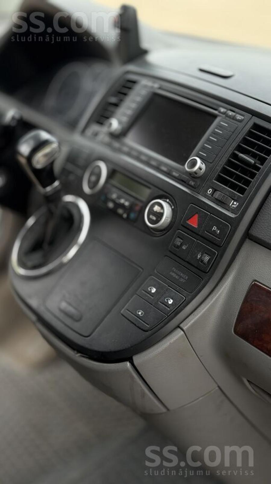 Volkswagen Multivan 2004 in Bauska, with an engine capacity of 2.50 L and mileage of 356 thousand km for 4999 €, photo 6 on AUTOMOTO.COM.LV