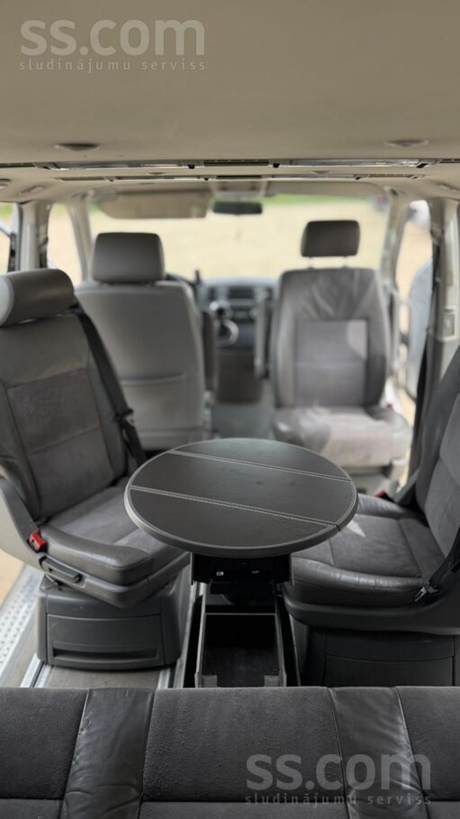 Volkswagen Multivan 2004 in Bauska, with an engine capacity of 2.50 L and mileage of 356 thousand km for 4999 €, photo 9 on AUTOMOTO.COM.LV