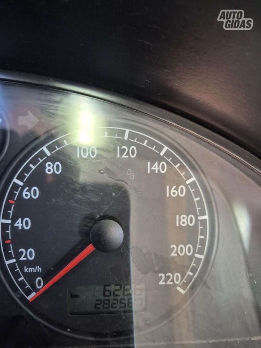 Volkswagen Multivan 2004 Radviliškis, ar dzinēja tilpumu 2.50 L un nobraukumu 285 tūkst. km par 6699 €, foto 6 vietnē AUTOMOTO.COM.LV