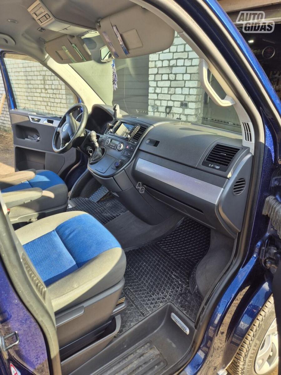 Volkswagen Multivan 2004 Radviliškis, ar dzinēja tilpumu 2.50 L un nobraukumu 285 tūkst. km par 6699 €, foto 8 vietnē AUTOMOTO.COM.LV