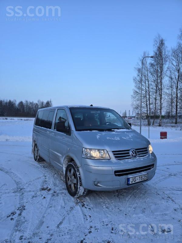 Volkswagen Multivan 2006 in Valmiera, with an engine capacity of 2.50 L and mileage of 322 thousand km for 4300 €, photo 3 on AUTOMOTO.COM.LV