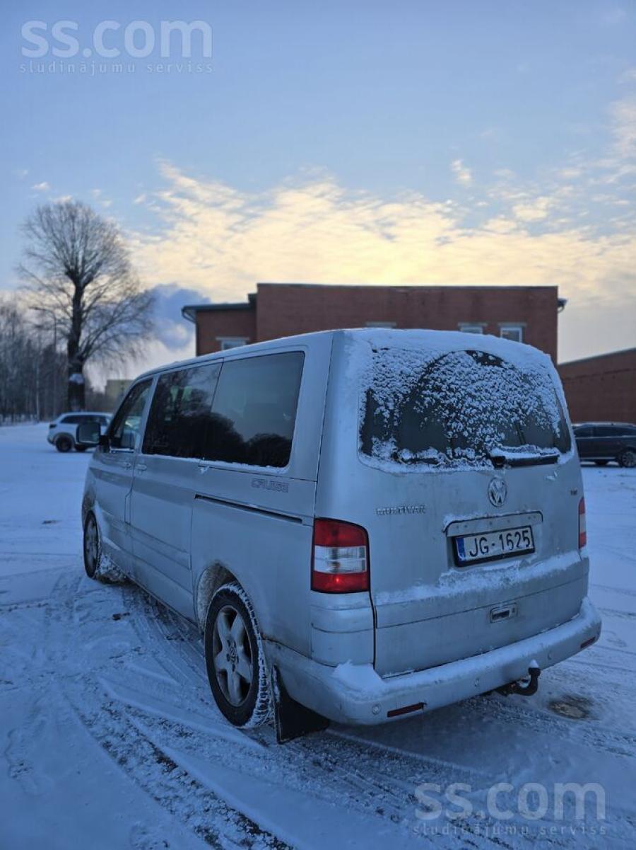 Volkswagen Multivan 2006 Valmiera, ar dzinēja tilpumu 2.50 L un nobraukumu 322 tūkst. km par 4300 €, foto 4 vietnē AUTOMOTO.COM.LV