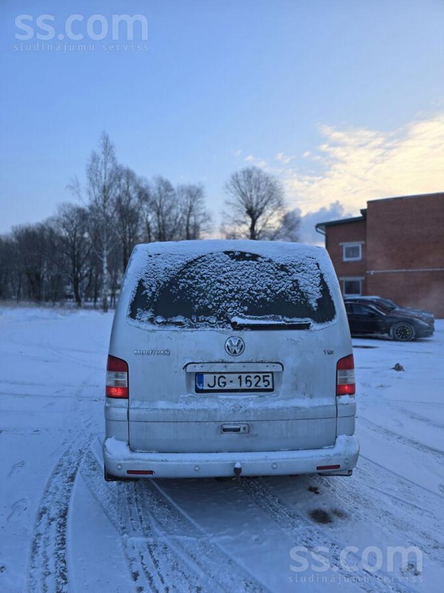 Volkswagen Multivan 2006 Valmiera, ar dzinēja tilpumu 2.50 L un nobraukumu 322 tūkst. km par 4300 €, foto 5 vietnē AUTOMOTO.COM.LV