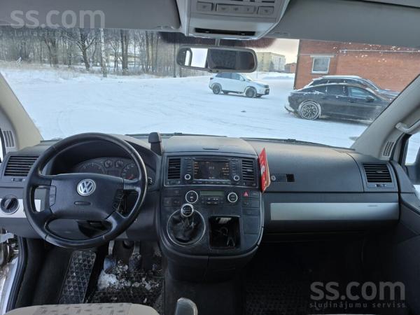 Volkswagen Multivan 2006 in Valmiera, with an engine capacity of 2.50 L and mileage of 322 thousand km for 4300 €, photo 8 on AUTOMOTO.COM.LV