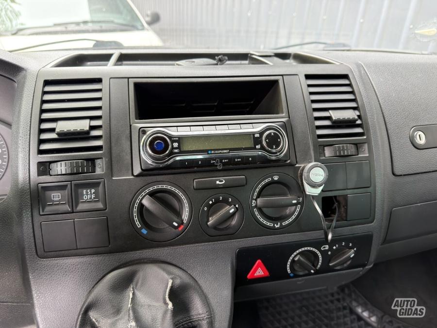Volkswagen Multivan 2007 in Panevezys, with an engine capacity of 1.90 L and mileage of 423 thousand km for 4999 €, photo 16 on AUTOMOTO.COM.LV
