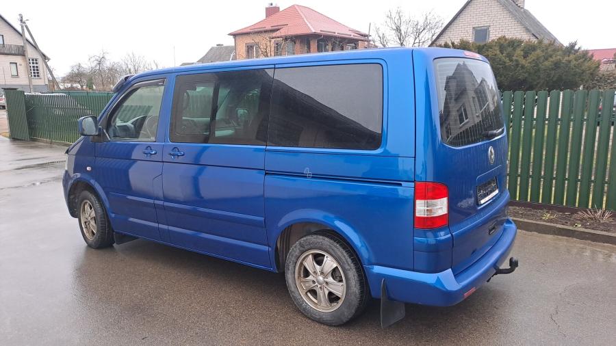 Volkswagen Multivan 2008 in Vilnius, with an engine capacity of 2.50 L and mileage of 369 thousand km for 8550 €, photo 4 on AUTOMOTO.COM.LV
