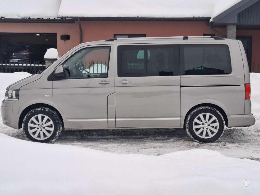 Volkswagen Multivan 2010 Tauragė, ar dzinēja tilpumu 2.00 L un nobraukumu 318 tūkst. km par 12950 €, foto 2 vietnē AUTOMOTO.COM.LV