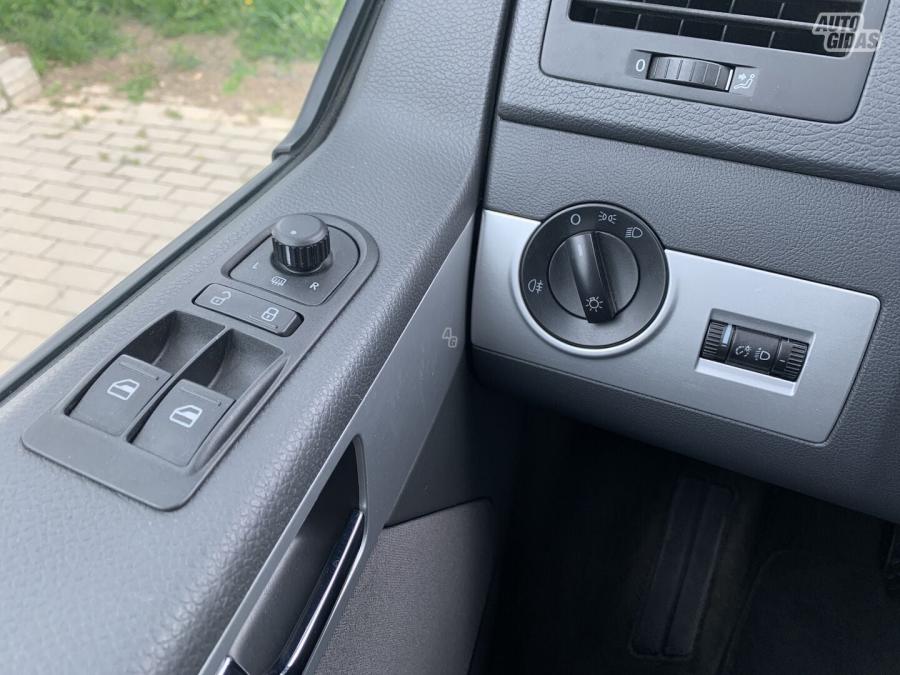 Volkswagen Multivan 2010 Kauņa, ar dzinēja tilpumu 2.00 L un nobraukumu 194 tūkst. km par 13999 €, foto 19 vietnē AUTOMOTO.COM.LV