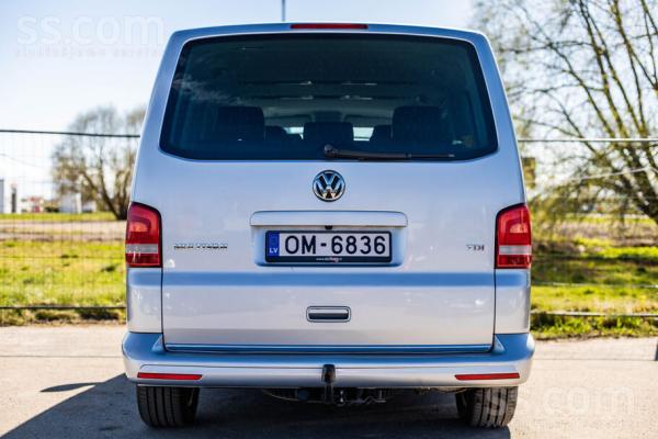 Volkswagen Multivan 2013 in Riga, with an engine capacity of 2.00 L and mileage of 347 thousand km for 16990 €, photo 8 on AUTOMOTO.COM.LV