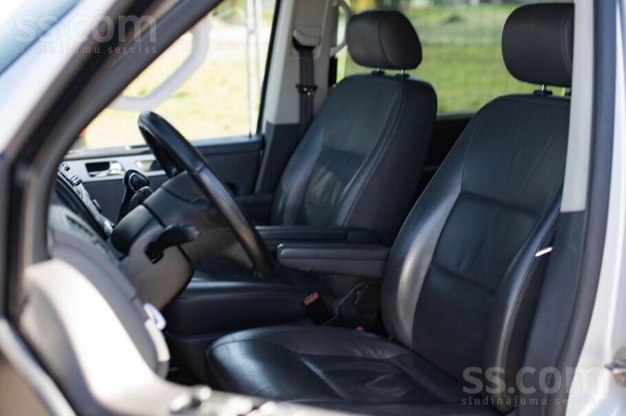 Volkswagen Multivan 2013 Rīga, ar dzinēja tilpumu 2.00 L un nobraukumu 347 tūkst. km par 16990 €, foto 16 vietnē AUTOMOTO.COM.LV