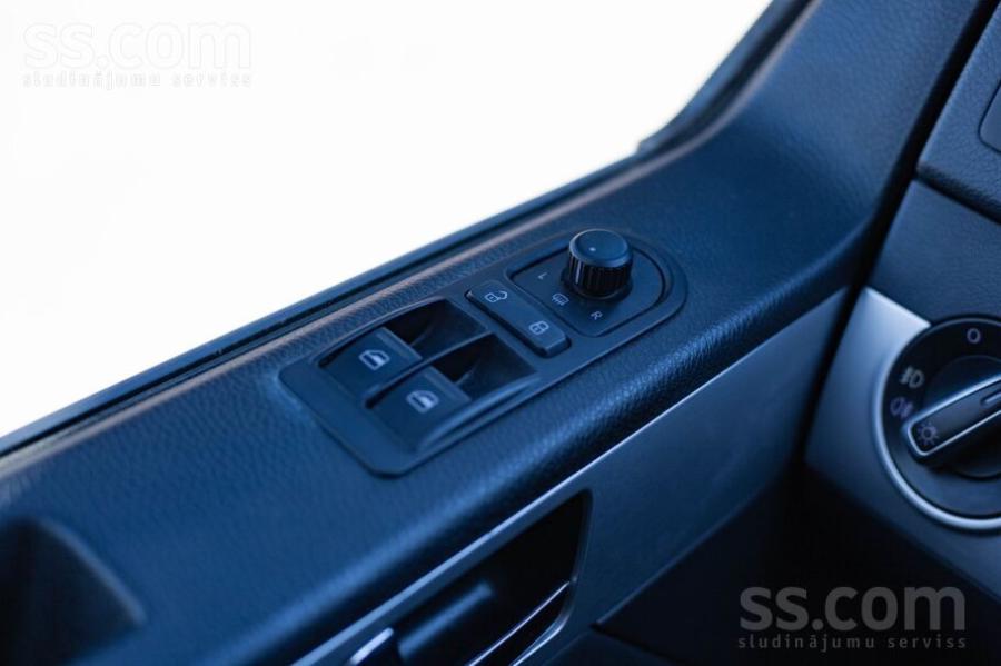 Volkswagen Multivan 2013 Rīga, ar dzinēja tilpumu 2.00 L un nobraukumu 347 tūkst. km par 16990 €, foto 18 vietnē AUTOMOTO.COM.LV