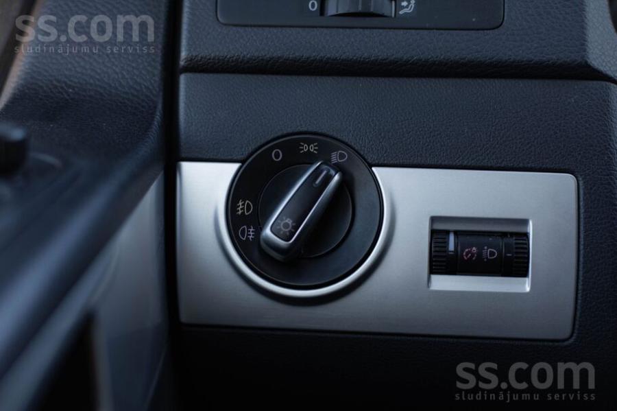 Volkswagen Multivan 2013 Rīga, ar dzinēja tilpumu 2.00 L un nobraukumu 347 tūkst. km par 16990 €, foto 19 vietnē AUTOMOTO.COM.LV