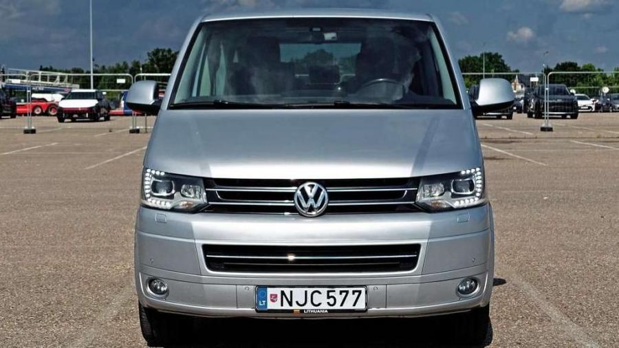 Volkswagen Multivan 2014 Viļņa, ar dzinēja tilpumu 2.00 L un nobraukumu 260 tūkst. km par 18900 €, foto 6 vietnē AUTOMOTO.COM.LV