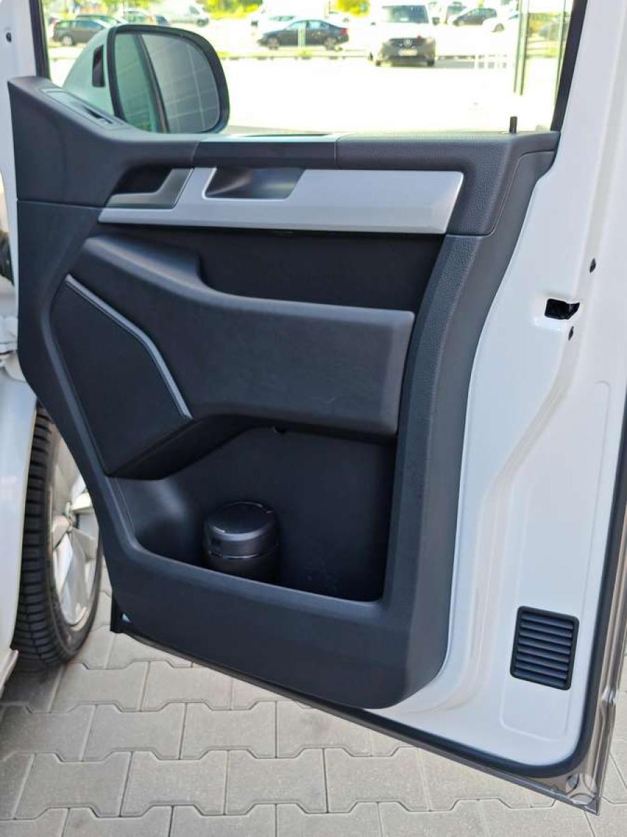 Volkswagen Multivan 2016 in Klaipeda, with an engine capacity of 1.97 L and mileage of 225 thousand km for 26500 €, photo 22 on AUTOMOTO.COM.LV