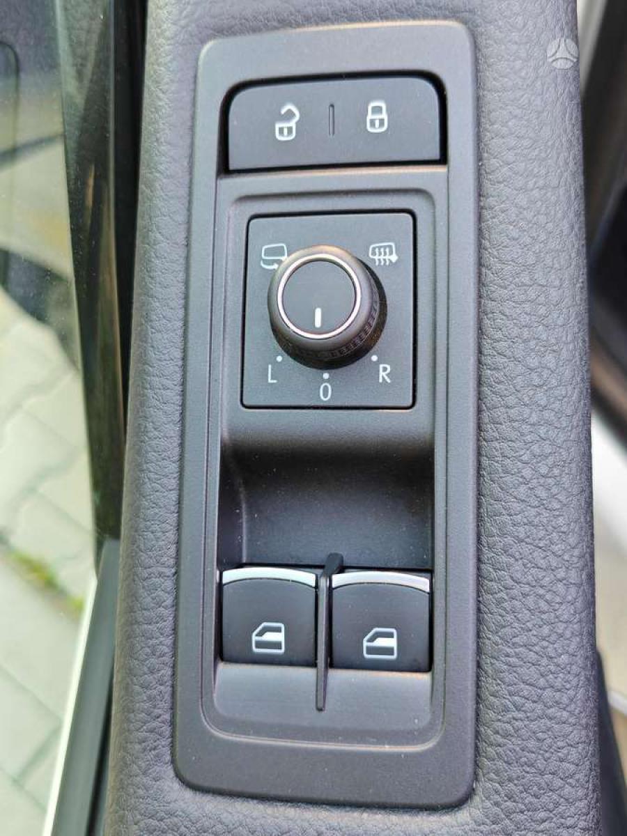 Volkswagen Multivan 2016 in Klaipeda, with an engine capacity of 1.97 L and mileage of 225 thousand km for 26500 €, photo 29 on AUTOMOTO.COM.LV