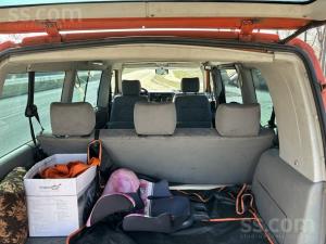 Orange Volkswagen Multivan 1996 in Riga, with an engine capacity of 2.50 L and mileage of 552 thousand km for 2900 €, photo 9 on AUTOMOTO.COM.LV