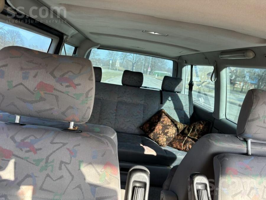 Orange Volkswagen Multivan 1996 in Riga, with an engine capacity of 2.50 L and mileage of 552 thousand km for 2900 €, photo 12 on AUTOMOTO.COM.LV