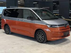 Orange Volkswagen Multivan 2022 in Riga, with an engine capacity of 2.00 L and mileage of 86 thousand km for 39700 €, photo 1 on AUTOMOTO.COM.LV