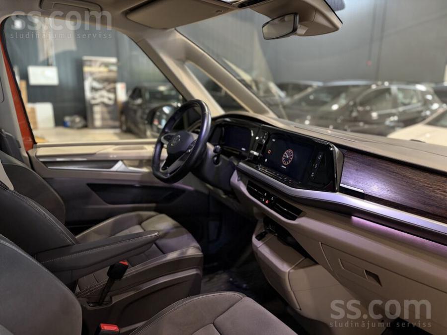 Oranžs Volkswagen Multivan 2022 Rīga, ar dzinēja tilpumu 2.00 L un nobraukumu 86 tūkst. km par 39700 €, foto 32 vietnē AUTOMOTO.COM.LV