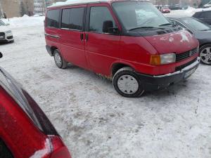 Red Volkswagen Multivan 1994 in Siauliai, with an engine capacity of 2.40 L and mileage of 48556 thousand km for 1600 €, photo  on AUTOMOTO.COM.LV