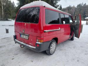 Red Volkswagen Multivan 1994 in Siauliai, with an engine capacity of 2.40 L and mileage of 48556 thousand km for 1600 €, photo 10 on AUTOMOTO.COM.LV