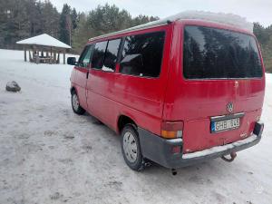Red Volkswagen Multivan 1994 in Siauliai, with an engine capacity of 2.40 L and mileage of 48556 thousand km for 1600 €, photo 12 on AUTOMOTO.COM.LV