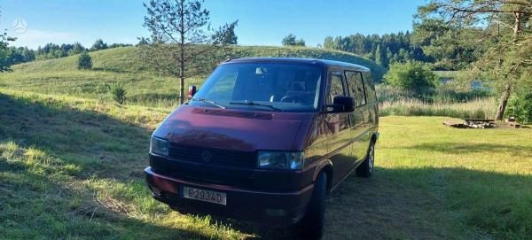Red Volkswagen Multivan 1994 in Trakai, with an engine capacity of 2.40 L and mileage of 360 thousand km for 3500 €, photo 4 on AUTOMOTO.COM.LV