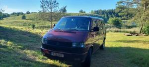 Sarkans Volkswagen Multivan 1994 Trakai, ar dzinēja tilpumu 2.40 L un nobraukumu 360 tūkst. km par 3500 €, foto 5 vietnē AUTOMOTO.COM.LV