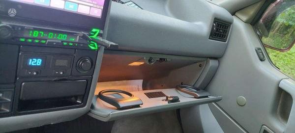 Sarkans Volkswagen Multivan 1994 Trakai, ar dzinēja tilpumu 2.40 L un nobraukumu 360 tūkst. km par 3500 €, foto 6 vietnē AUTOMOTO.COM.LV