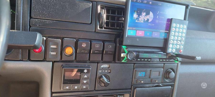 Sarkans Volkswagen Multivan 1994 Trakai, ar dzinēja tilpumu 2.40 L un nobraukumu 360 tūkst. km par 3500 €, foto 9 vietnē AUTOMOTO.COM.LV