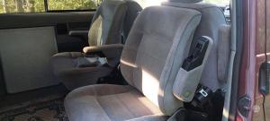 Sarkans Volkswagen Multivan 1994 Trakai, ar dzinēja tilpumu 2.40 L un nobraukumu 360 tūkst. km par 3500 €, foto 19 vietnē AUTOMOTO.COM.LV