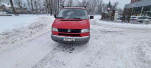 Red Volkswagen Multivan 1996 in Vilnius, with an engine capacity of 2.37 L and mileage of 388 thousand km for 2300 €, photo 2 on AUTOMOTO.COM.LV