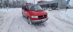 Red Volkswagen Multivan 1996 in Vilnius, with an engine capacity of 2.37 L and mileage of 388 thousand km for 2300 €, photo 3 on AUTOMOTO.COM.LV