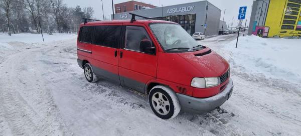 Red Volkswagen Multivan 1996 in Vilnius, with an engine capacity of 2.37 L and mileage of 388 thousand km for 2300 €, photo 4 on AUTOMOTO.COM.LV