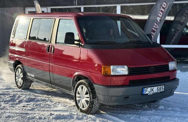 Sarkans Volkswagen Multivan 1996 Radviliškis, ar dzinēja tilpumu 2.40 L un nobraukumu 358 tūkst. km par 3650 €, foto 6 vietnē AUTOMOTO.COM.LV