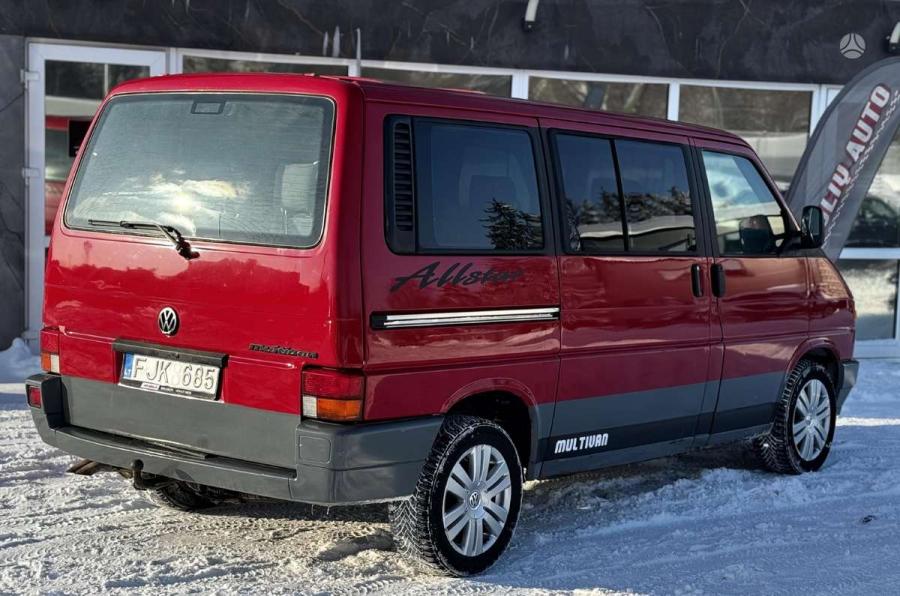 Sarkans Volkswagen Multivan 1996 Radviliškis, ar dzinēja tilpumu 2.40 L un nobraukumu 358 tūkst. km par 3650 €, foto 12 vietnē AUTOMOTO.COM.LV
