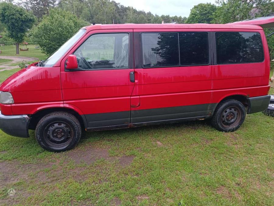 Red Volkswagen Multivan 1996 in Druskininkai, with an engine capacity of 1.90 L and mileage of 537 thousand km for 2200 €, photo 4 on AUTOMOTO.COM.LV