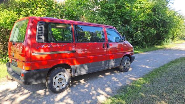 Sarkans Volkswagen Multivan 1996 Kėdainiai, ar dzinēja tilpumu 2.50 L un nobraukumu 407 tūkst. km par 3650 €, foto 5 vietnē AUTOMOTO.COM.LV