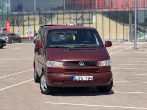 Sarkans Volkswagen Multivan 1996 Šauļi, ar dzinēja tilpumu 2.50 L un nobraukumu 220 tūkst. km par 2700 €, foto 3 vietnē AUTOMOTO.COM.LV